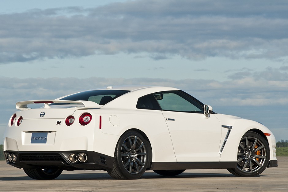 Nissan apresenta edição comemorativa do GT-R