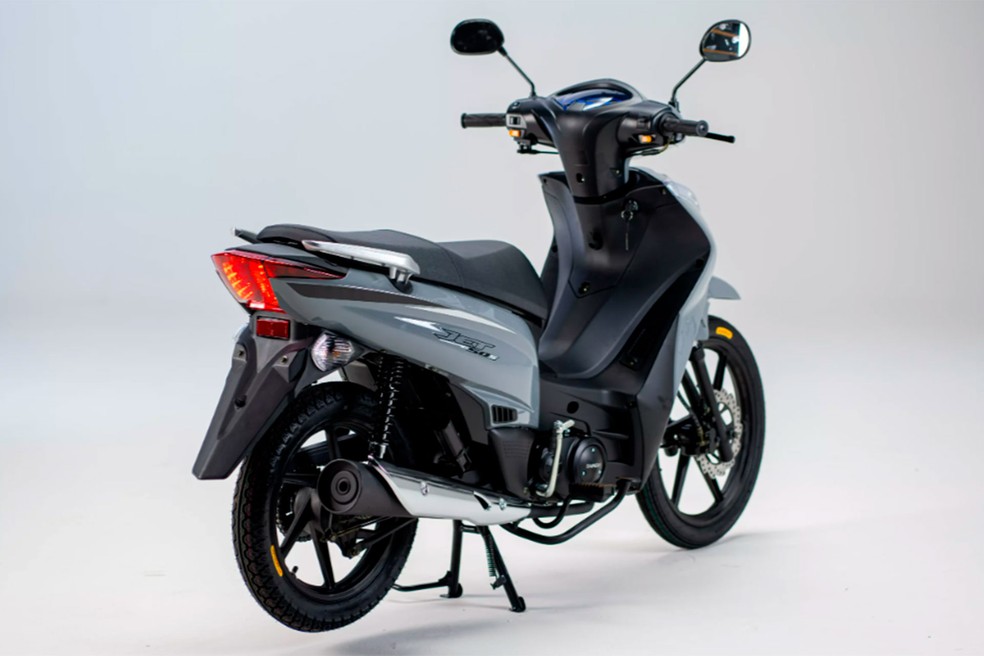 Veja motos que não precisam de CNH para serem pilotadas