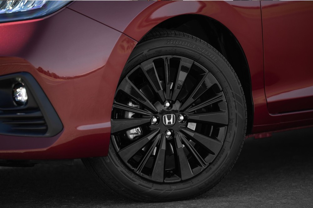 Novo Honda City Touring Sport é hatch com estilo esportivo e preço de SUV