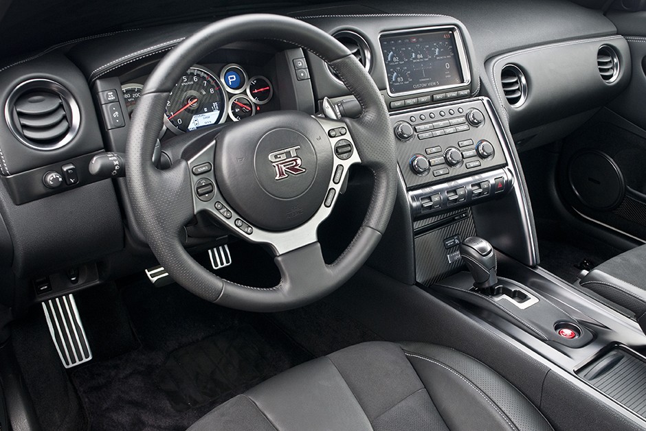 Nissan apresenta edição comemorativa do GT-R