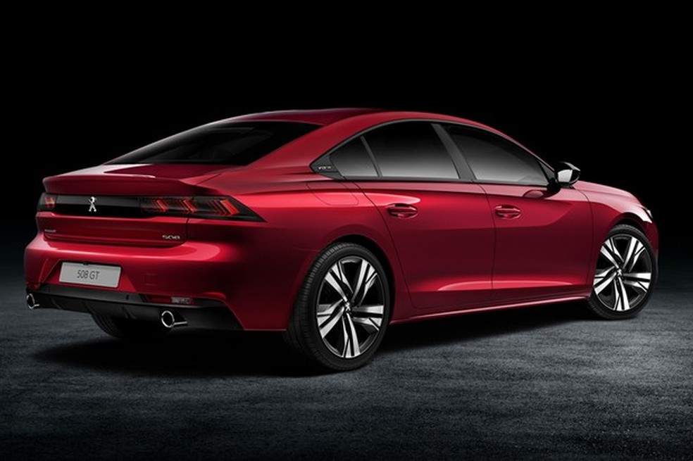 Peugeot 508 ganha visual mais agressivo e versões de até 225 cv