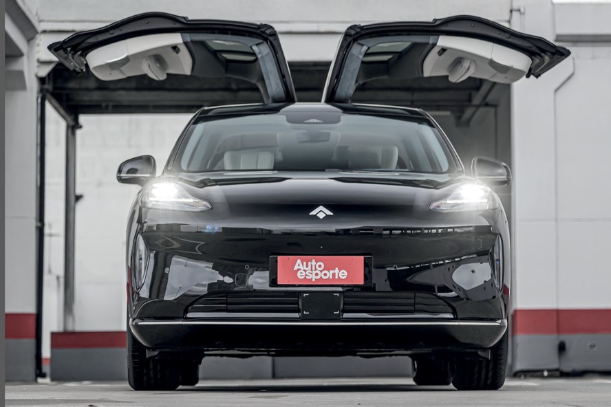 Teste: GAC Hyptec HT entrega luxo e cobra R$ 50 mil por item inusitado