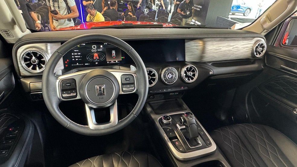 GWM Tank 300 é flagrado a caminho das lojas e custará R$ 380 mil