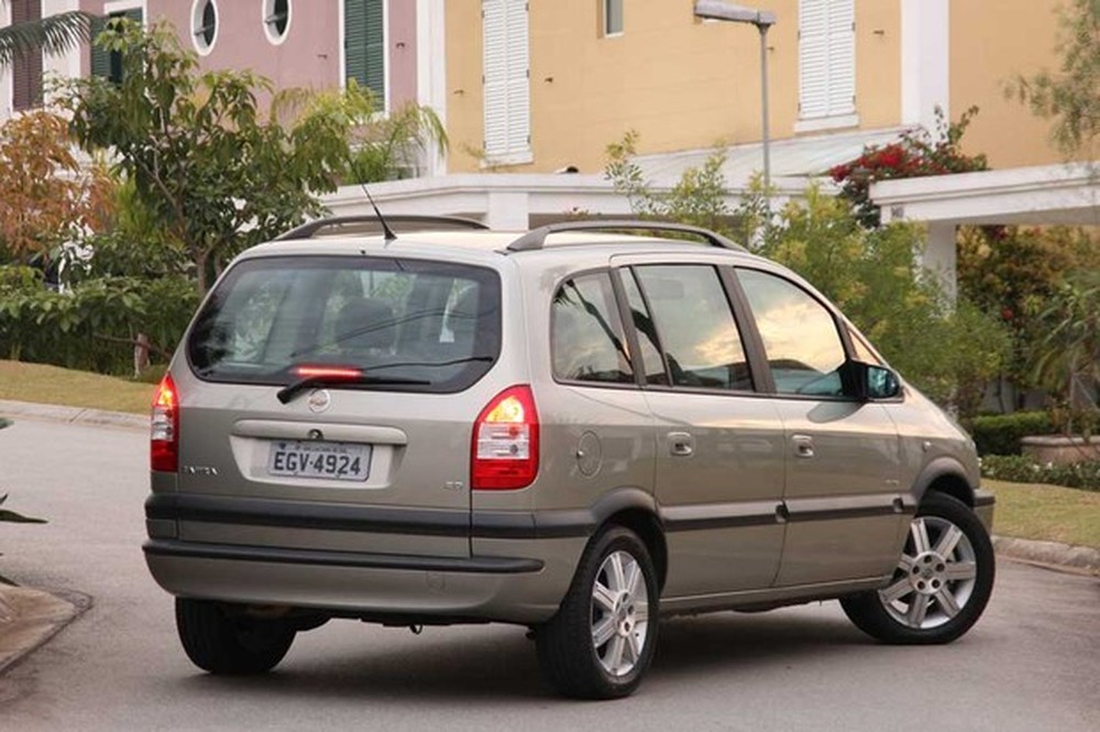 Relembre modelos da Opel no Brasil