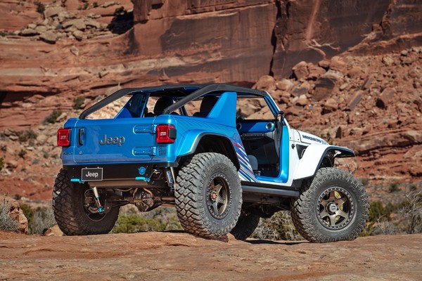 Jeep Wrangler elétrico vai cruzar o deserto para testar limites da ...