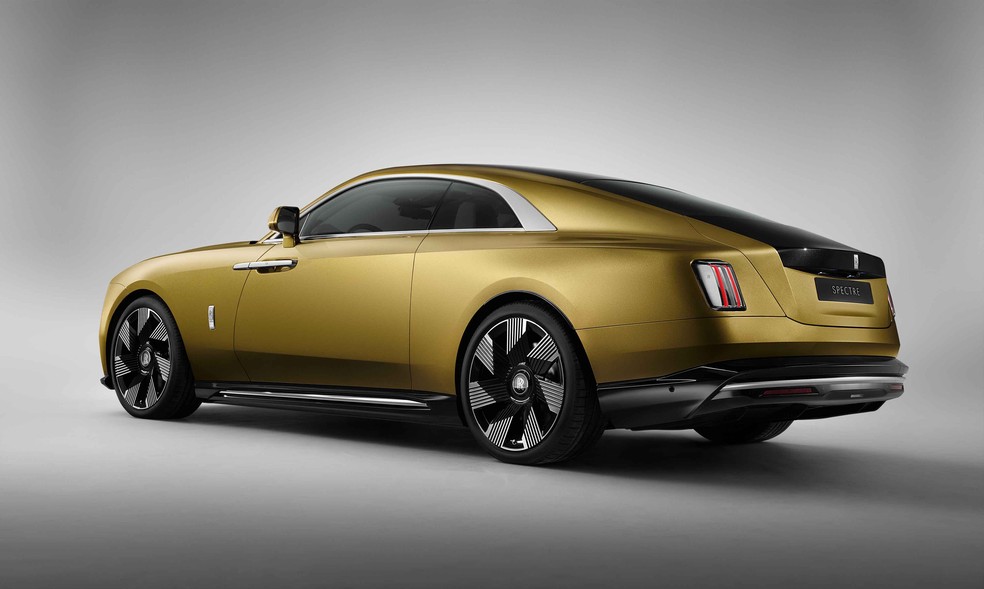 Primeiro Rolls-Royce elétrico terá 585 cv, 520 km de autonomia e mais ...