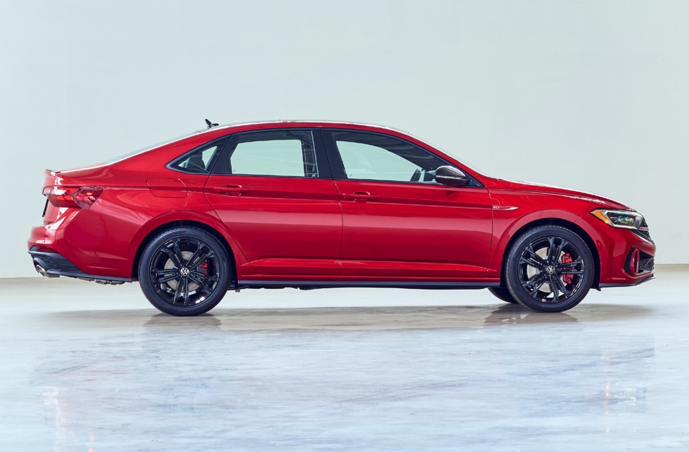 Volkswagen Jetta GLI 2023 estreia no Brasil mais seguro e com mesmo ...