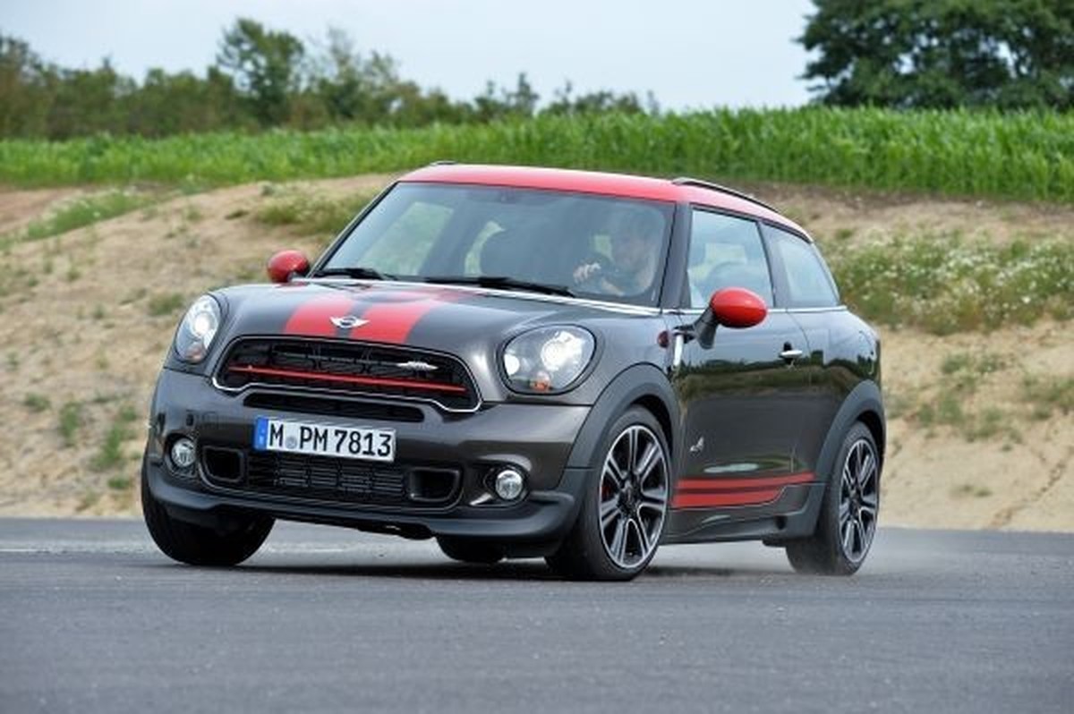 Mini Paceman e Contryman JCW são reestilizados