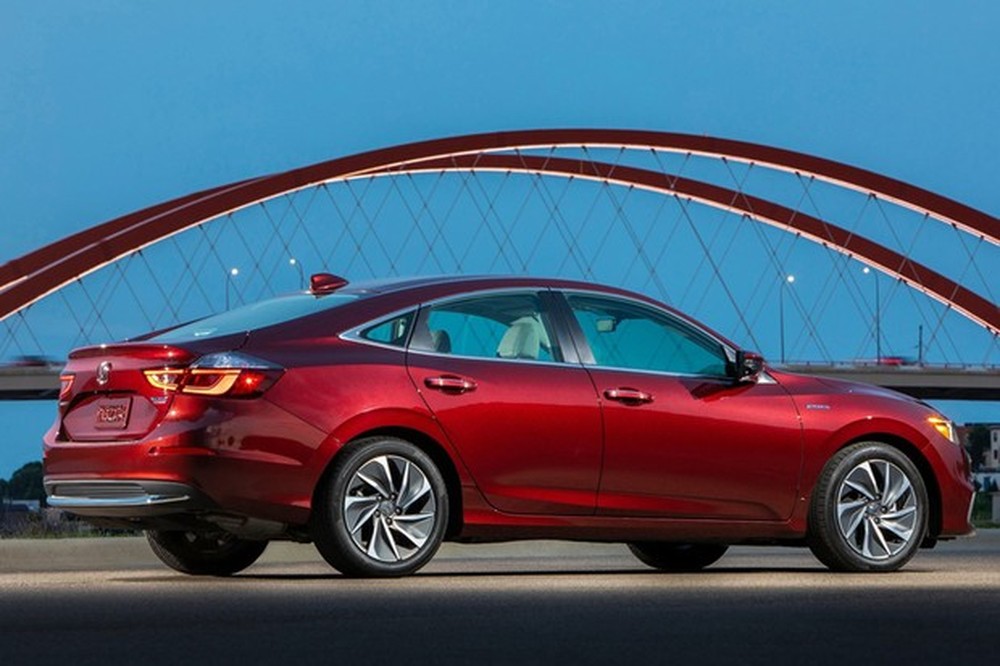 Honda Insight aparece no Brasil e poderia concorrer com o Prius