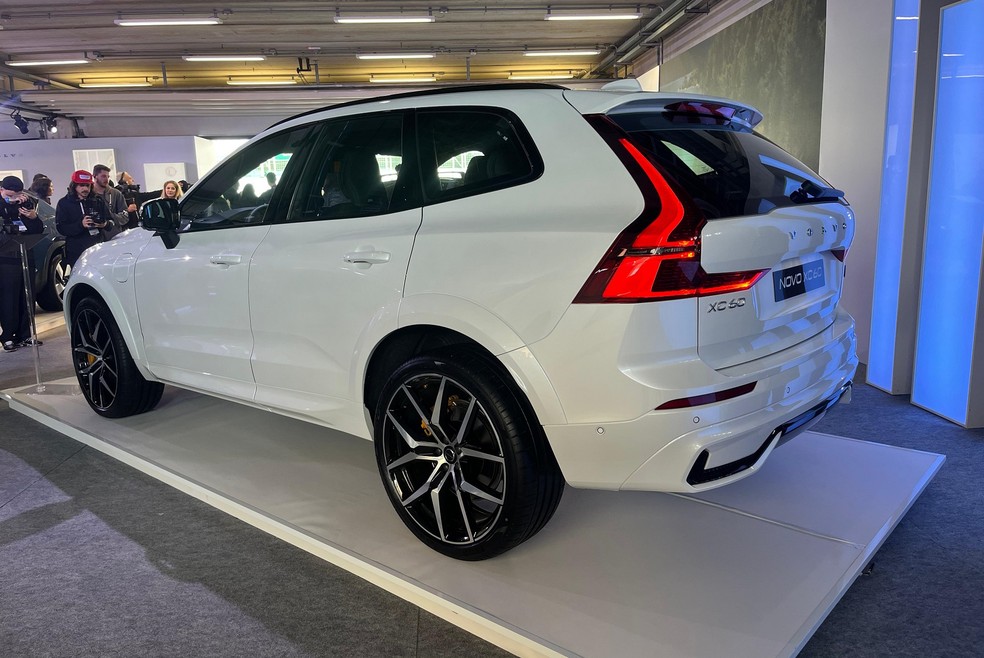 Volvo EX30 Cross Country e XC60 Polestar chegam ao Brasil; veja preços