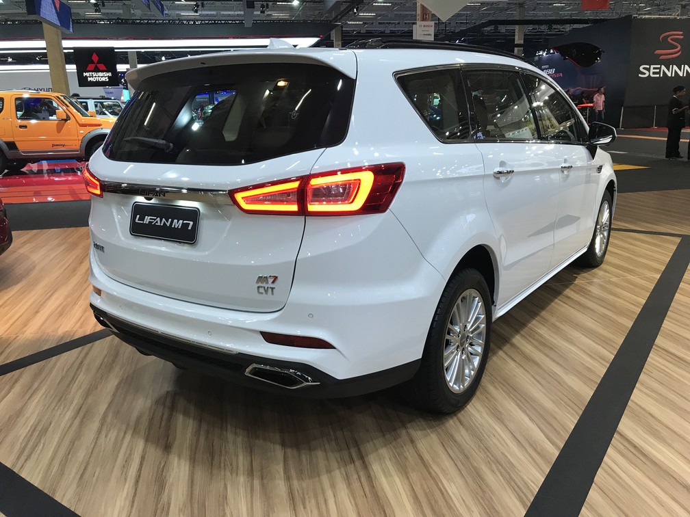 De guarda-chuva a cara de mau: 10 detalhes de carros do Salão do Automóvel