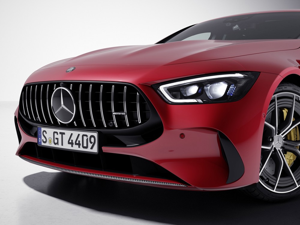 Mercedes AMG GT híbrido chega por R$ 1,6 milhão com tecnologia da F1