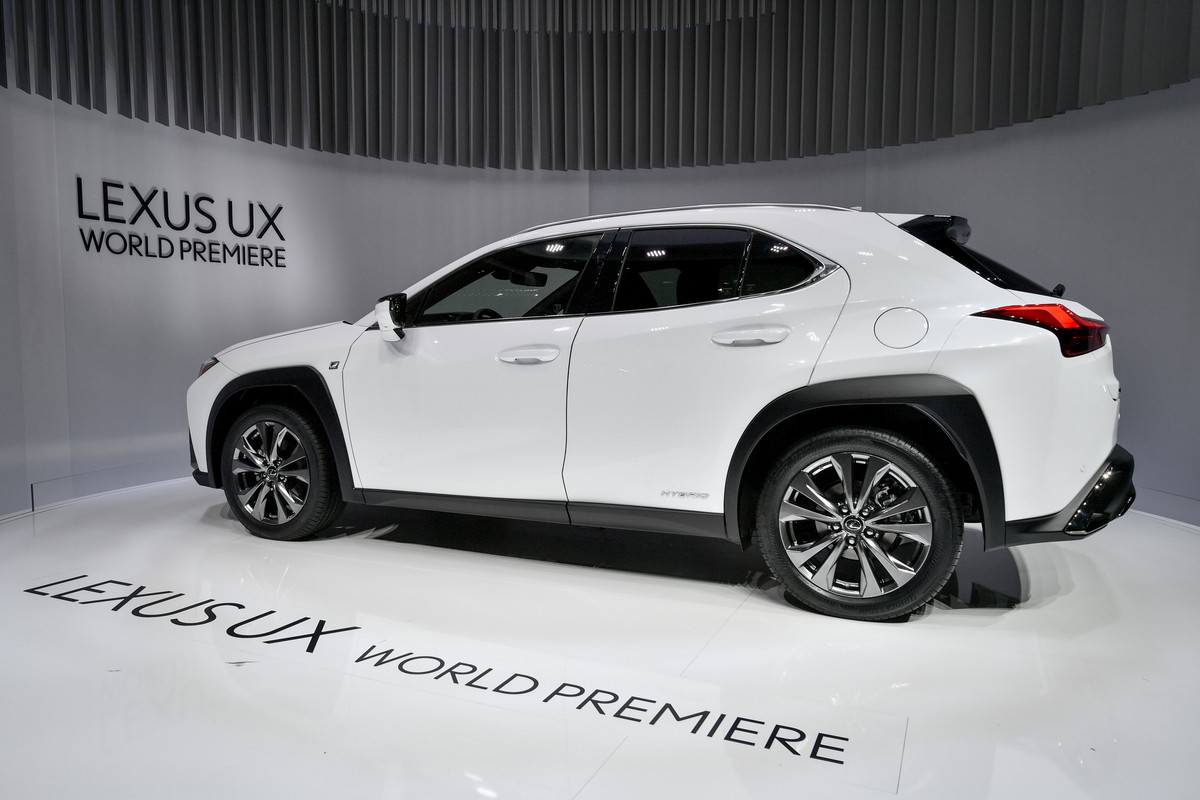 Lexus lança novo SUV compacto UX no Salão de Genebra