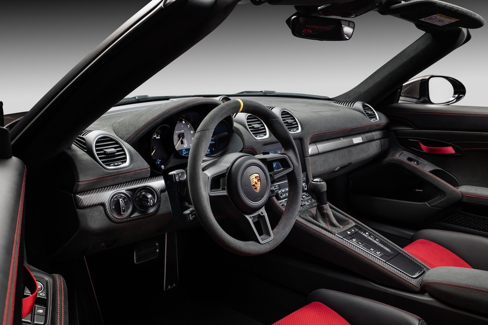Porsche 718 mais extremo tem 500 cv e chega ao Brasil por R$ 1,2 milhão