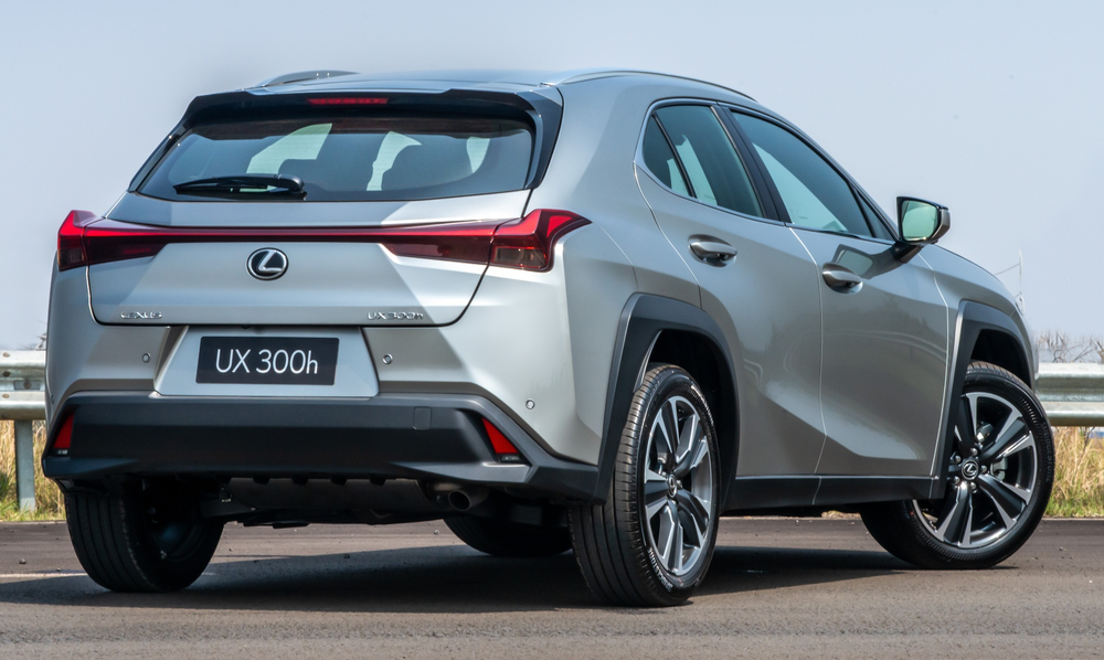 Teste: Lexus UX 300h troca de motor para tentar sair da sombra do BMW X1