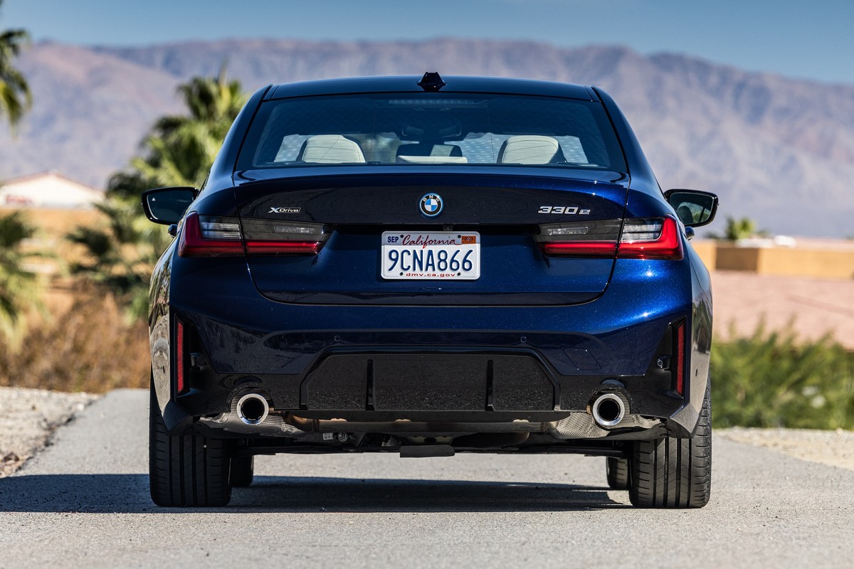 BMW Série 3 híbrido que faz até 24,6 km/l chega ao Brasil sem alarde e ...