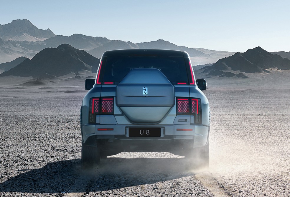 BYD vai vender no Brasil SUV elétrico que roda com pneu furado e flutua na água