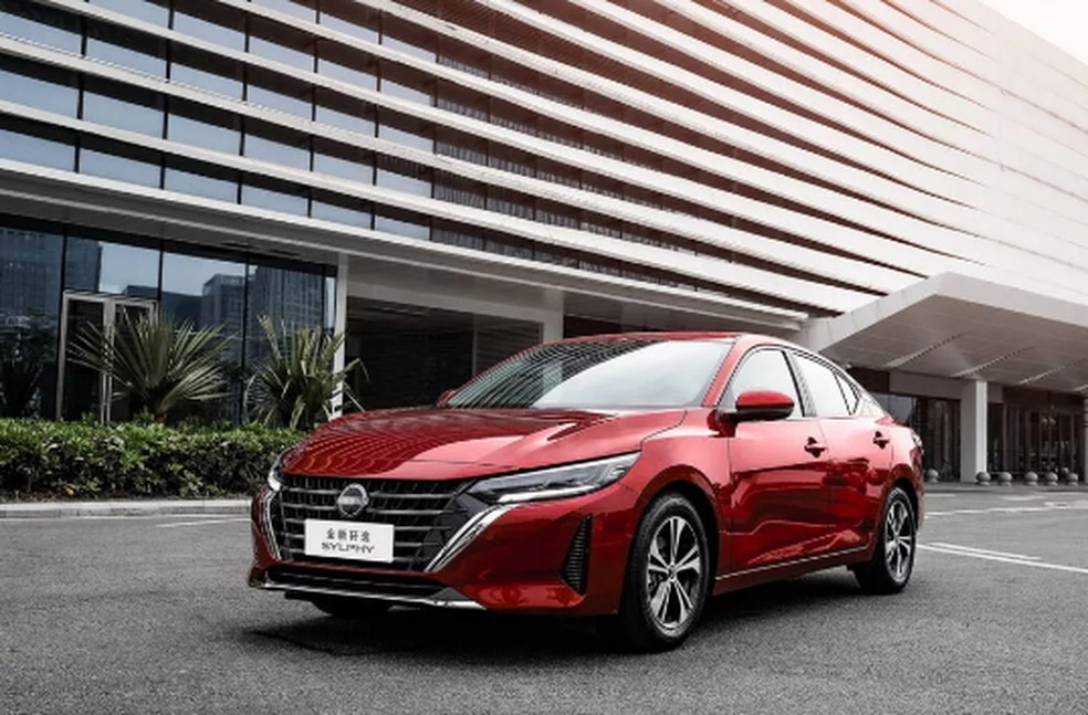 Novo Nissan Sentra nem chegou ao Brasil e já muda visual e central ...