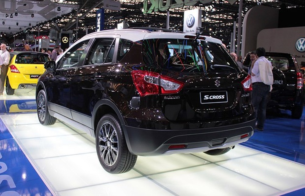 Suzuki S-Cross chega às lojas em maio e SX4 é raridade