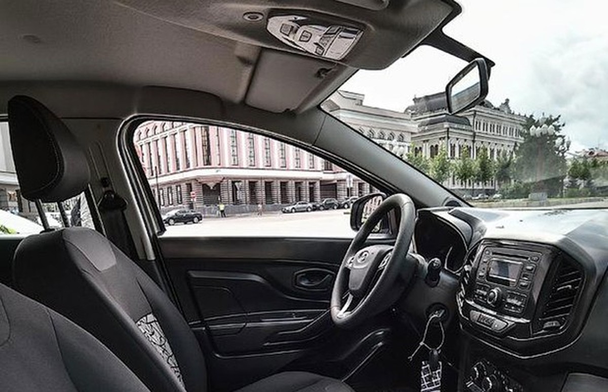 Interior do Lada XRAY é revelado