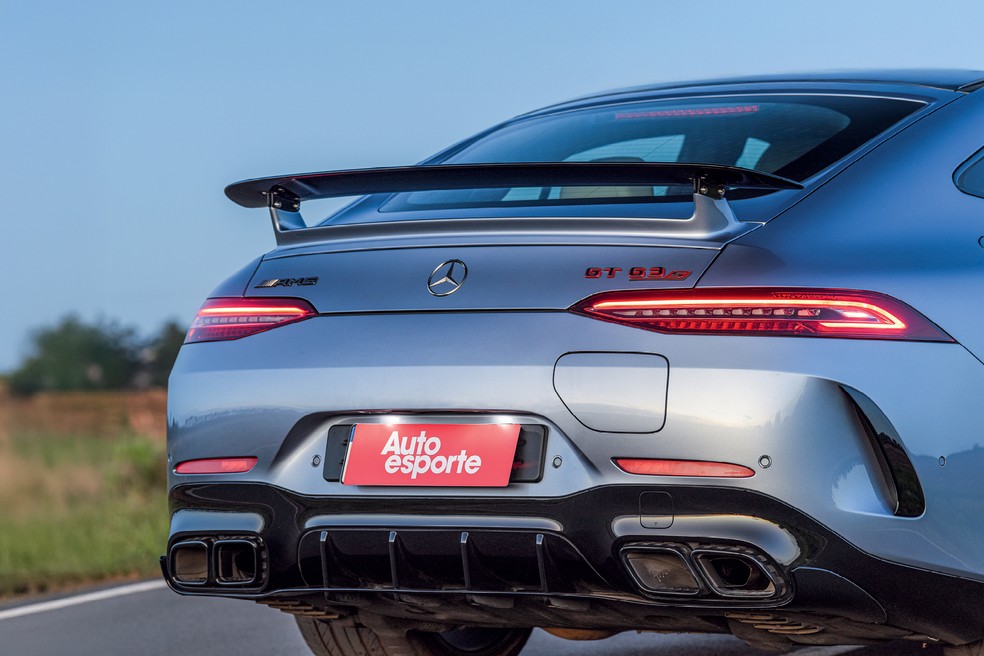 teste-mercedes-amg-gt-63-s-e-performance-te-faz-sentir-piloto-de-f1