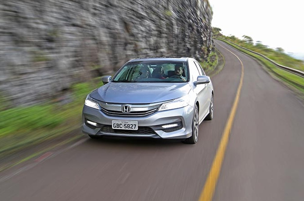 Usar o freio motor é o segredo para descer a serra com segurança