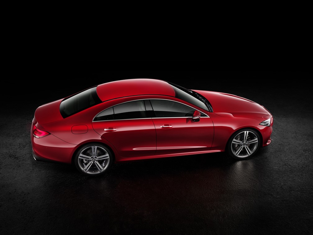 Mercedes-Benz revela 3ª geração do CLS em Los Angeles
