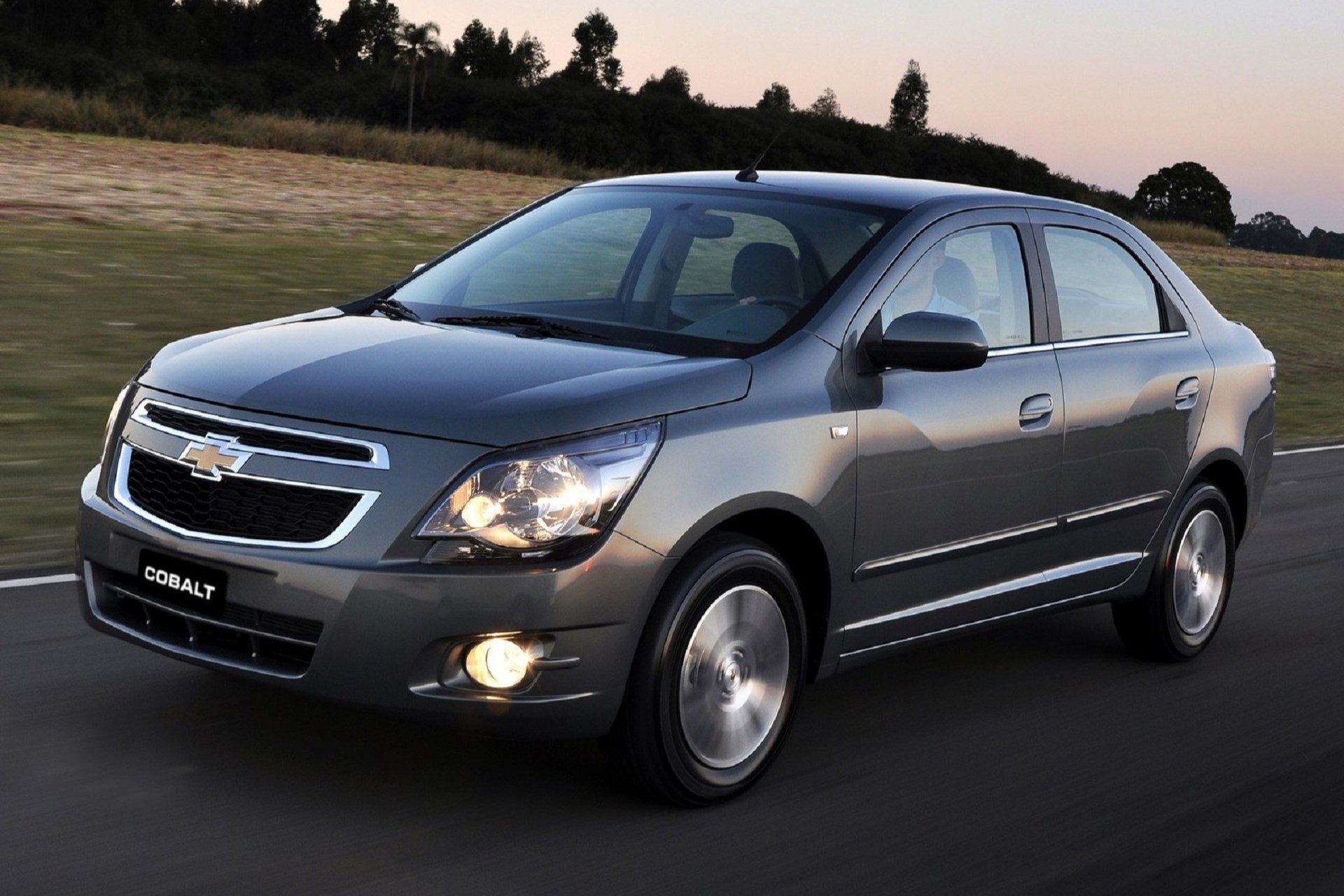 5 versões do Chevrolet Cobalt usado com muito espaço e ótimo preço