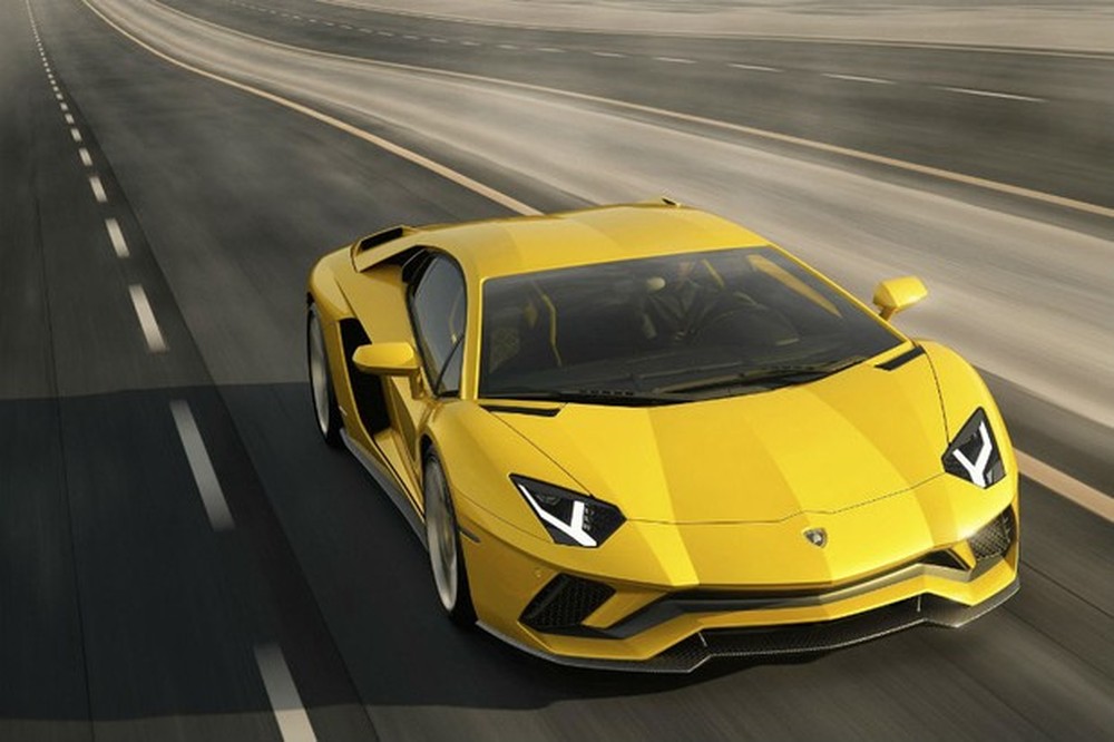 Novo Lamborghini Aventador S chega a 740 cv de potência