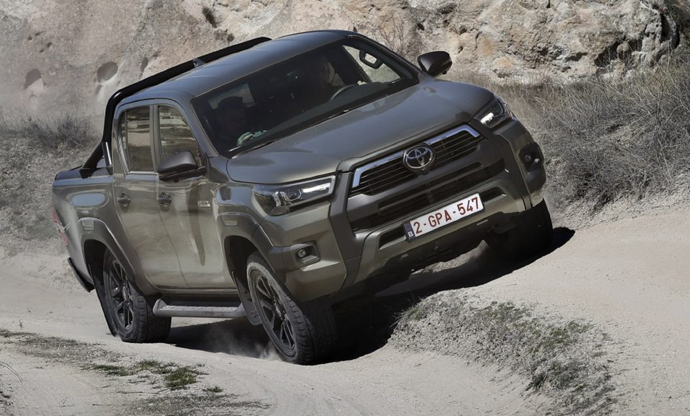 Toyota Hilux híbrida é lançada com sistema 4x4 inédito