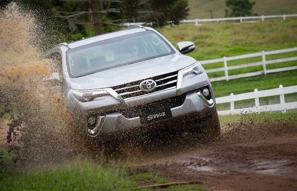 Teste: Toyota SW4 4X4 SRX 2.8