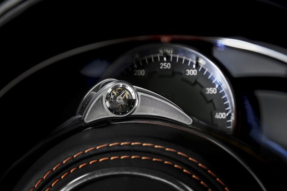 Este relógio é inspirado no Bugatti Chiron e quer ser um motor no seu pulso