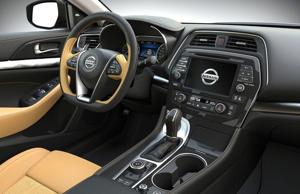 Nissan revela Maxima 2016 em Nova York