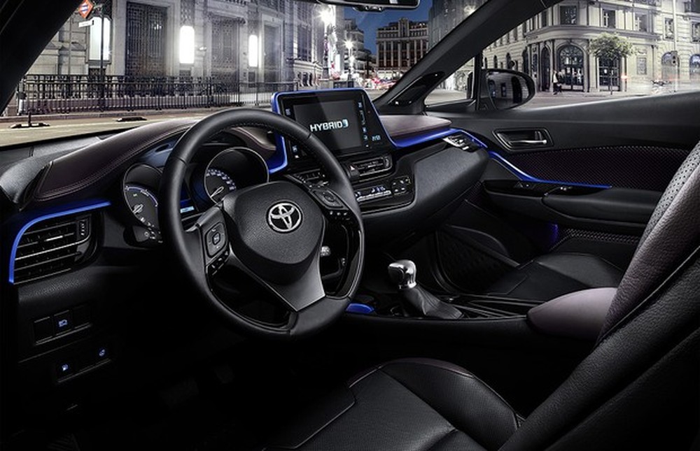 Novo Toyota C-HR tem o interior revelado