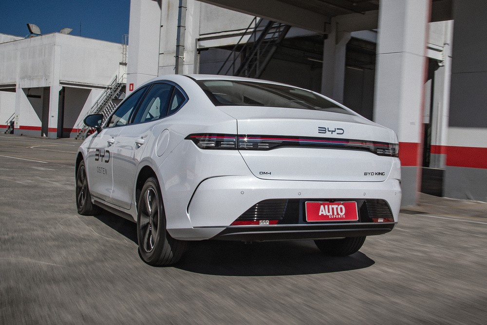 Comparativo: BYD King consegue roubar a coroa do Toyota Corolla híbrido?