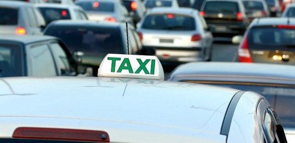 Uber começa a operar com táxis em São Paulo