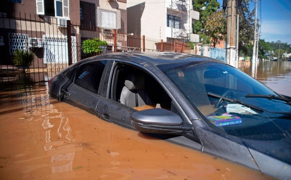 Seguro auto cobre desastres naturais? Veja o que fazer para evitar prejuízo