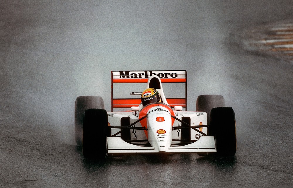 Por que a McLaren não pode recriar a pintura dos carros de Senna na F1