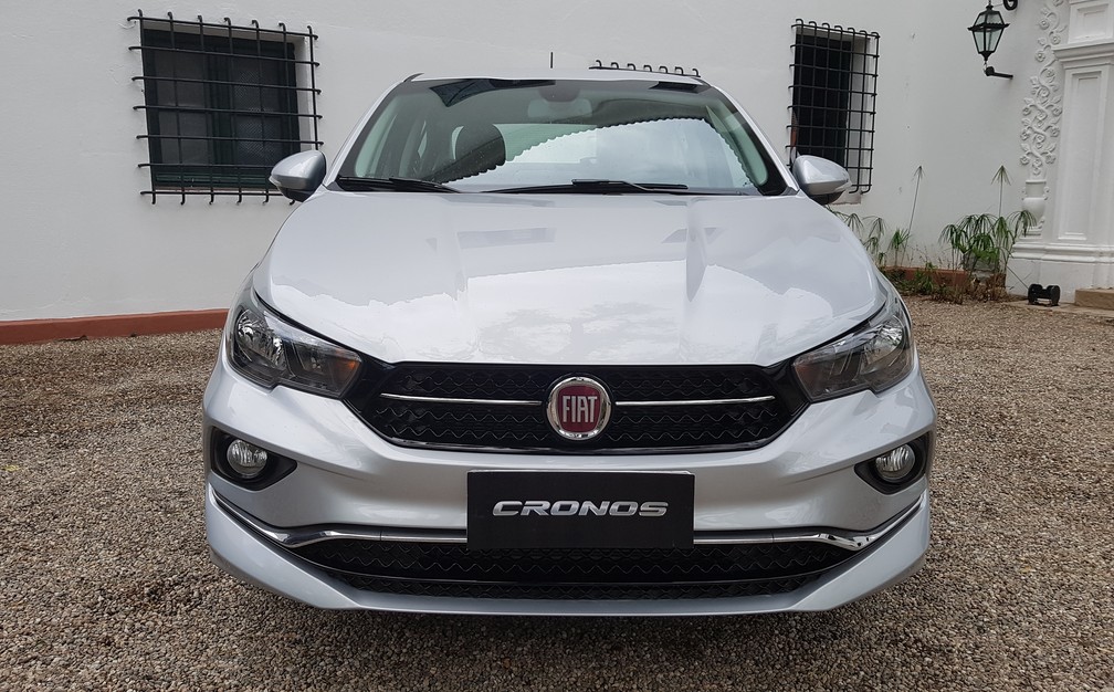 Fiat Cronos 1.8: primeiras impressões