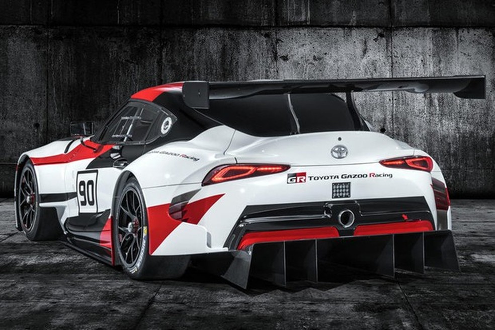 O Toyota Supra está de volta e promete acelerar mais do que nunca