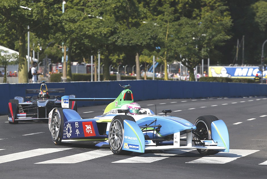 Nos bastidores da Fórmula E