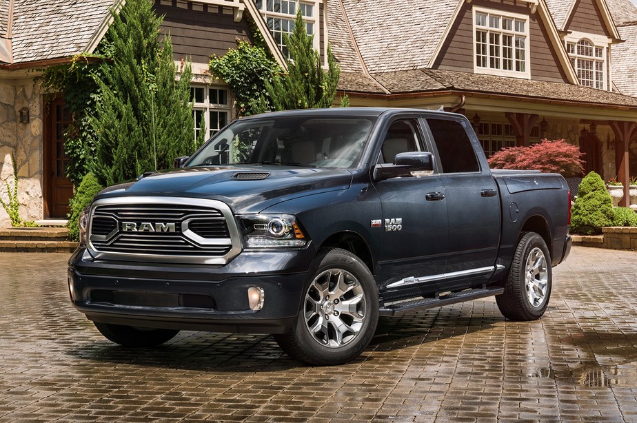 Ram 1500 "antiga" chega ao Brasil em setembro e vai custar cerca de R ...