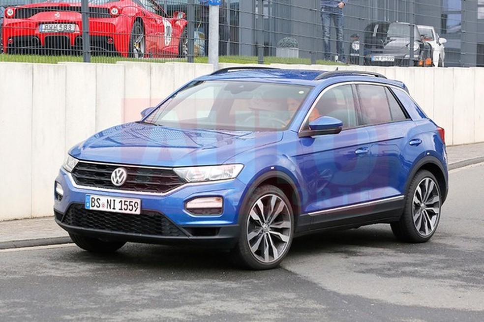 Flagra: Versão esportiva R do Volkswagen T-Roc aparece em testes
