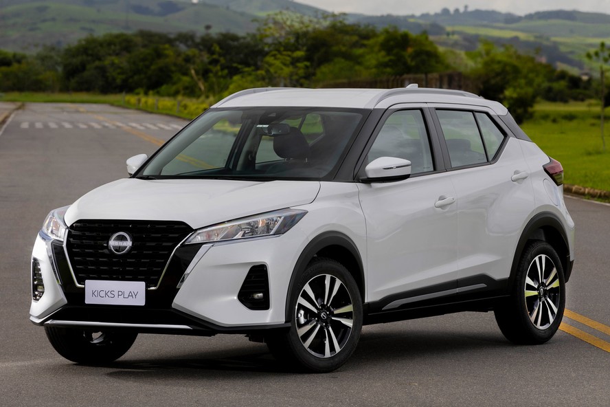 Nissan Kicks Play tem até R$ 18 mil de desconto antes de sair de linha