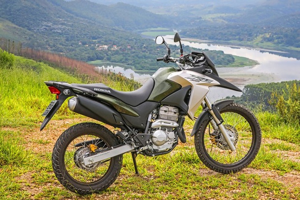 Honda XRE 300 ganha novas cores na linha 2017