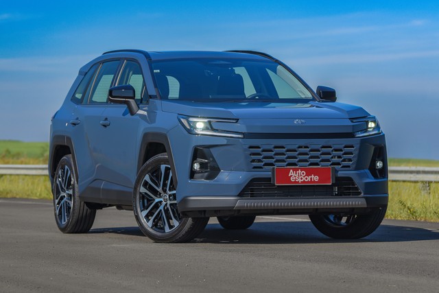 Novo Toyota Corolla Cross estreia em 2028 maior com tecnologias do RAV4