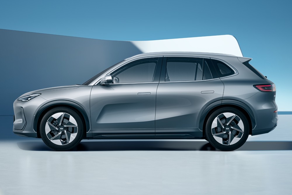 Geely EX5 chega ao Brasil em julho; marca chinesa será sócia da Renault