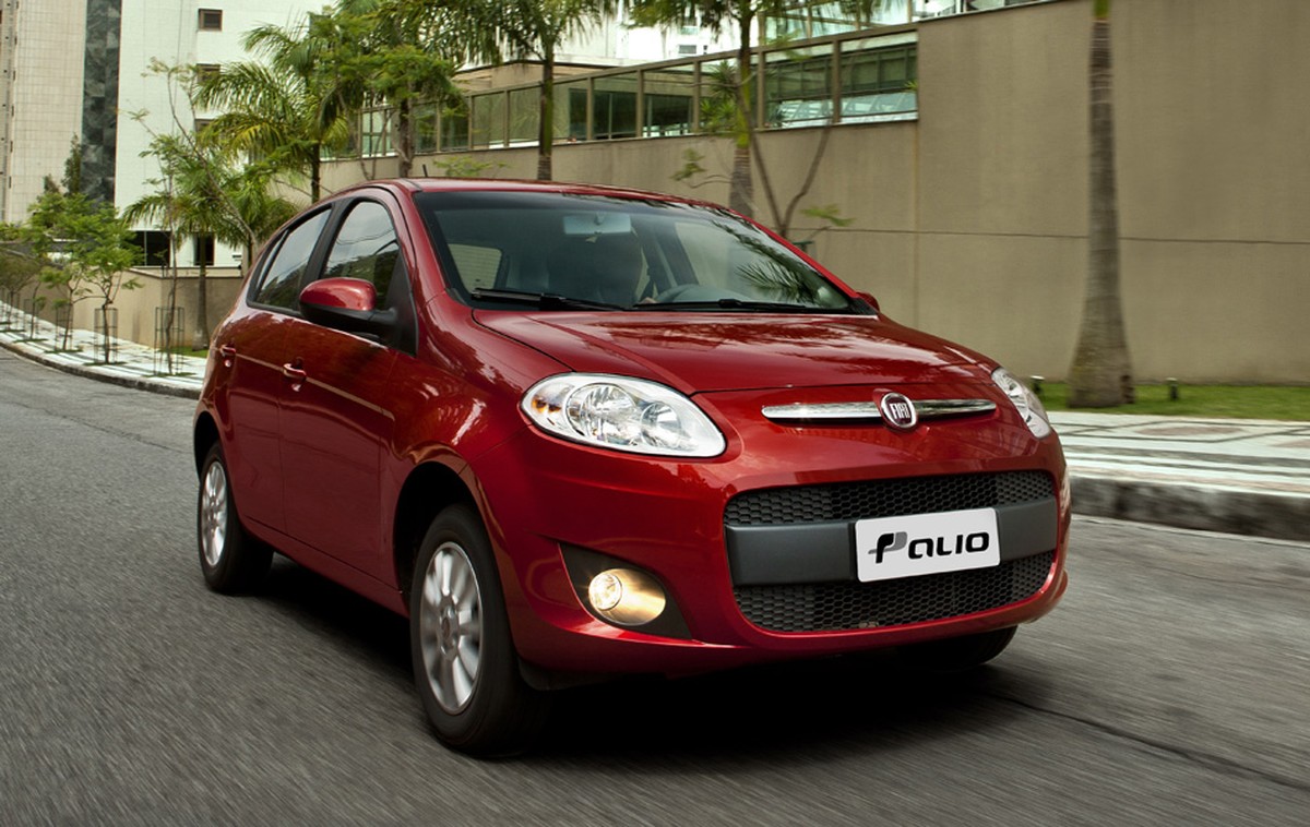 Fiat faz recall de quase 140 mil veículos por 'airbags mortais'