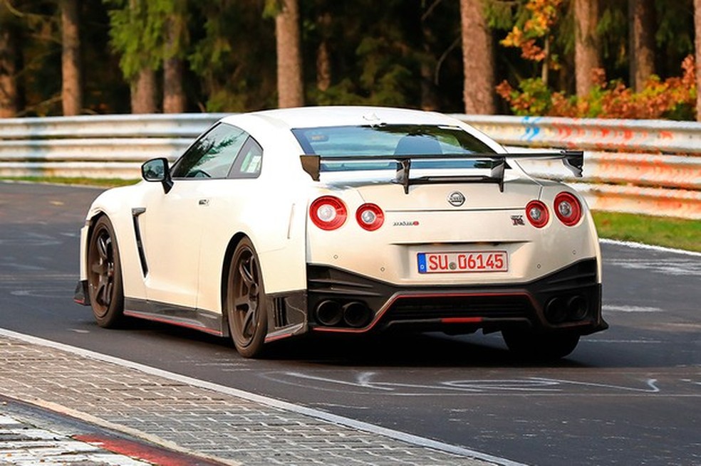 Flagra: novo Nissan GT-R Nismo aparece antes de lançamento no Salão de ...