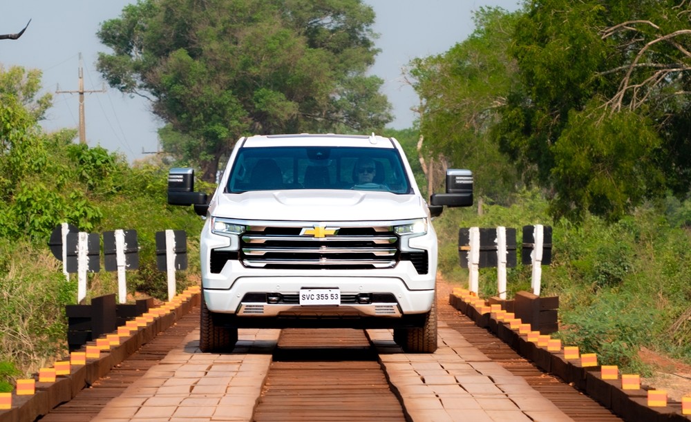 Chevrolet Silverado desafia o Pantanal para tentar se provar melhor do ...